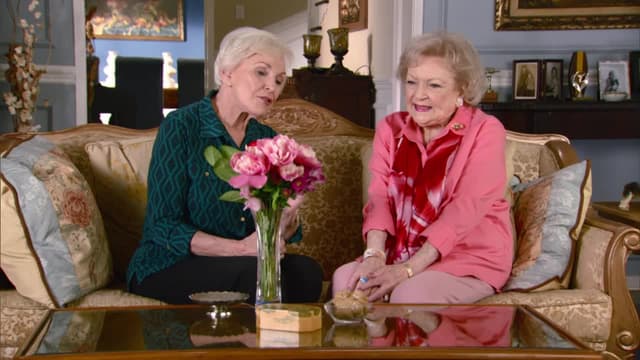 Watch Betty White's Off Their Rockers S03:E10 - Episode 10 Free TV | Tubi