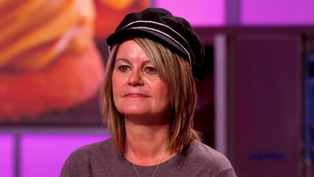 Watch Cupcake Wars S08:E06 - Ace of Cupcakes - Free TV Shows | Tubi