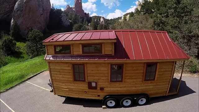 Watch Tiny House Hunters S02:E12 - Wildlife Photographer Ryan Is ...