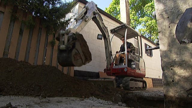 Watch The Big Flip S02:E02 - Digging Deep - Free TV Shows | Tubi