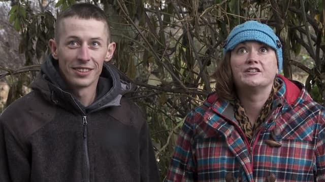 Watch Buying Alaska S04:E10 - Treehouse Tour - Free TV Shows | Tubi