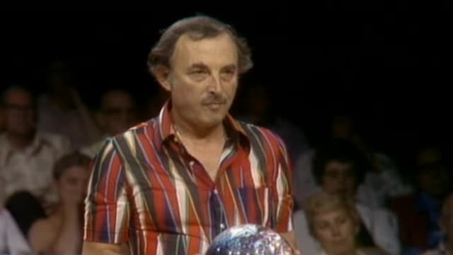 Watch Celebrity Bowling S03:E16 - Episode 16 - Free TV Shows | Tubi