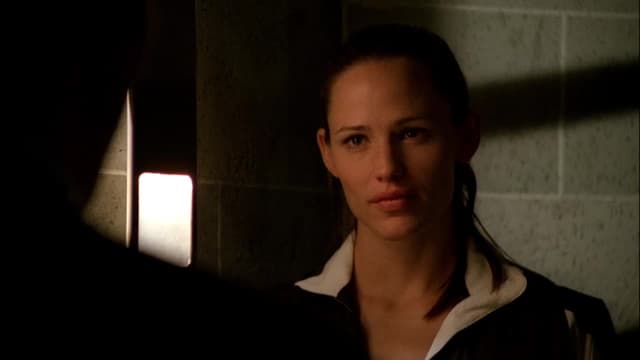 Watch Alias S02:E14 - Double Agent Free TV | Tubi