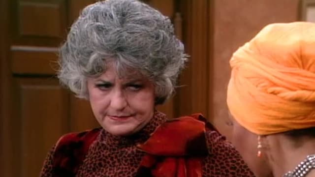 Watch Maude S06:E621 - Maude's Big Move (Pt. 2) Free TV | Tubi