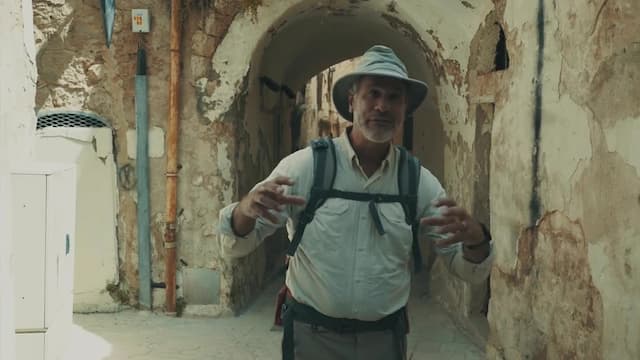 Watch Along the Road S01:E03 - To Mount Moreh: Raising a Wid Free TV | Tubi