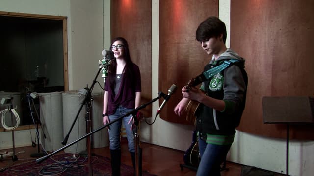 Watch Ariel & Zoey & Eli, Too S07:E05 - Sharing Our - Free TV Shows | Tubi