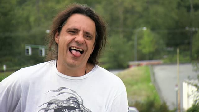 Watch The Liquidator S04:E23 - Eyes on the Prize - Free TV Shows | Tubi