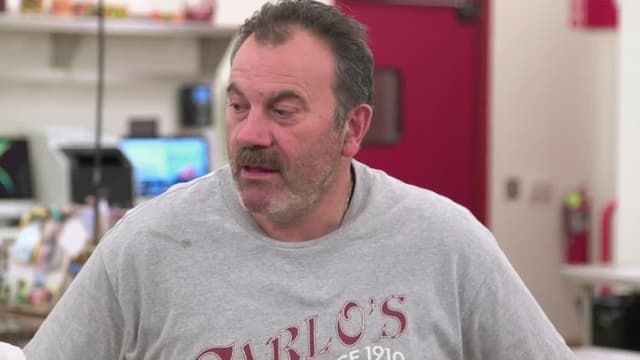 Watch Cake Boss S14:E24 - Father's Day Collapse and - Free TV Shows | Tubi