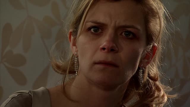 Watch Coronation Street S02:E41 - Episode 41 - Free TV Shows | Tubi