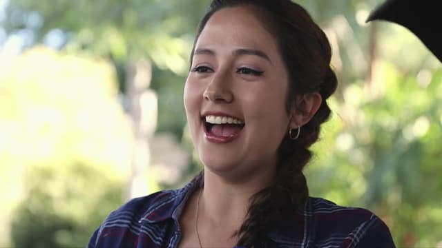 Watch Follow Alana S02:E01 - Exploring the Old City Free TV | Tubi