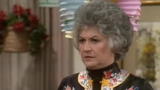 Watch Maude S06:E621 - Maude's Big Move (Pt. 2) Free TV | Tubi