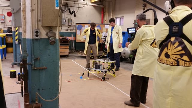 Watch Science Max S02:E203 - Hoop Glider Free TV | Tubi