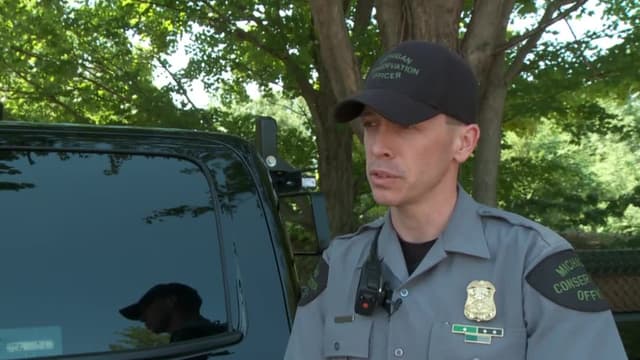 Watch Wardens S08:E13 - Man-Made Fires - Free TV Shows | Tubi