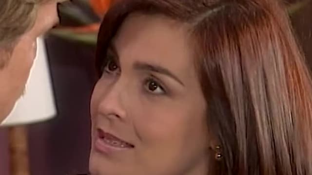 Watch Mujer Secreta S01:E01 - Capítulo 1 Free TV | Tubi