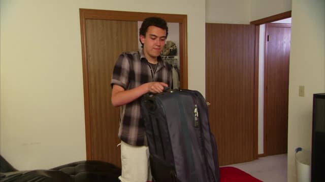 Watch Extreme Cheapskates S03:E06 - Father Knows Debt - Free TV Shows ...