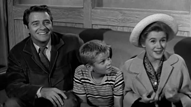 Watch The Real McCoys S03:E03 - The Screen Test - Free TV Shows | Tubi