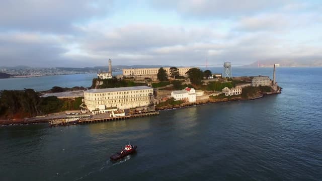 Watch MysteryQuest S01:E97 - Alcatraz: The Escape - Free TV Shows | Tubi