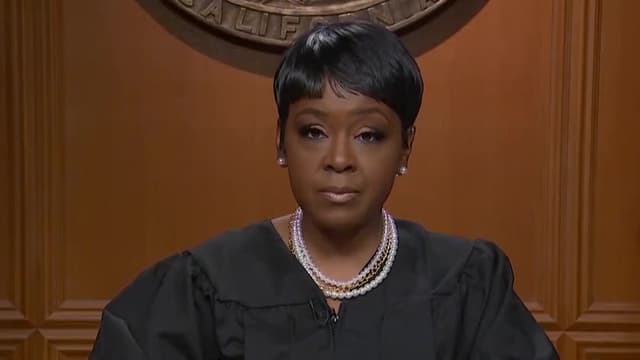 Watch Judge Mom S01:E10 - Don't Look a Gift Horse in the Mom Free TV | Tubi