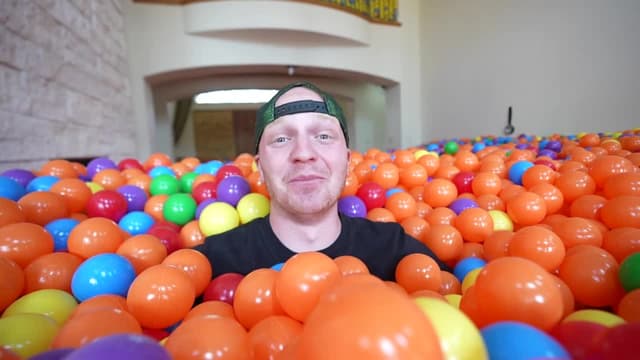 Watch Unspeakable S11:E07 - Destroying World's Strongest Minecraft Pig ...