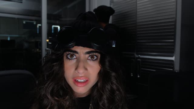 Watch Chicken Girls S09:E03 - The Break In - Free TV Shows | Tubi