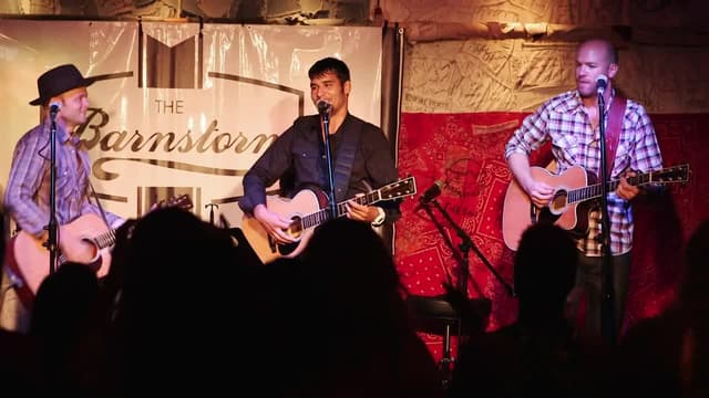 Watch Breaking Amish S04:E09 - Seizing the Moment - Free TV Shows | Tubi