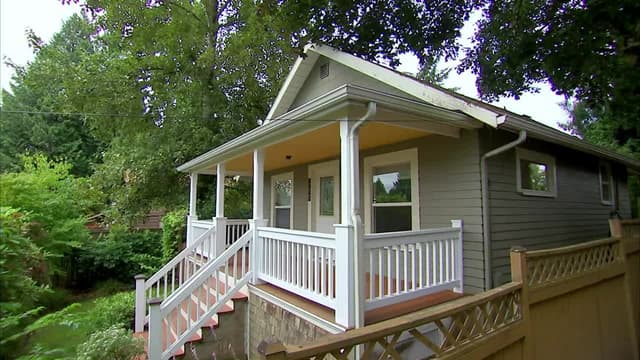 Watch Tiny House Hunters S04:E07 - Fresh Start in a Tiny House - Free ...