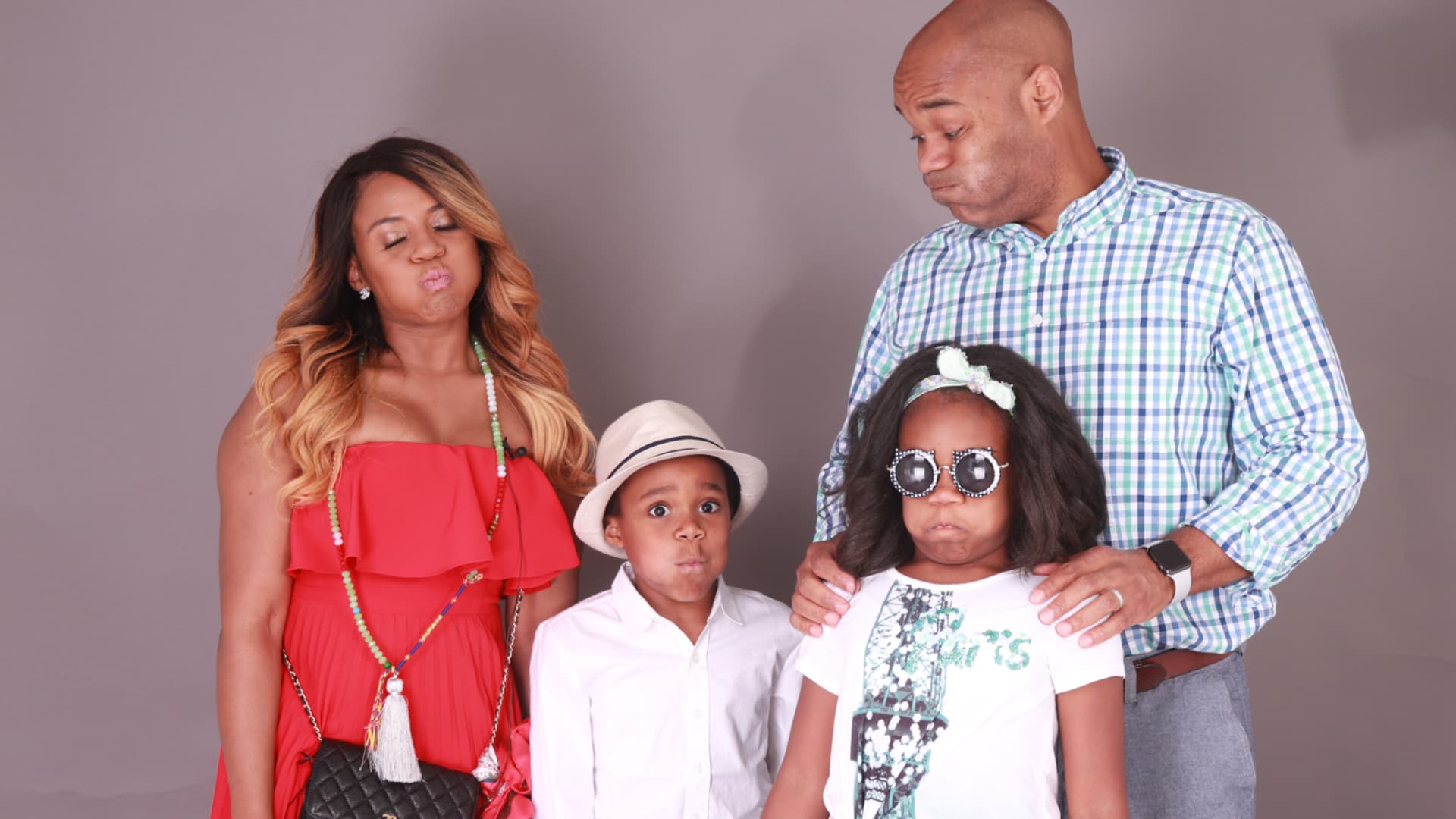 Watch The Expats: International Ingrams S02:E12 - It - Free TV Shows | Tubi