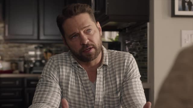 Watch Raising Expectations S02:E04 - The Hawk and th - Free TV Shows | Tubi