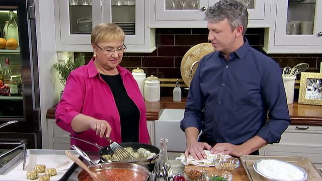 Watch Lidia's Kitchen Season 5 - Free TV Shows | Tubi