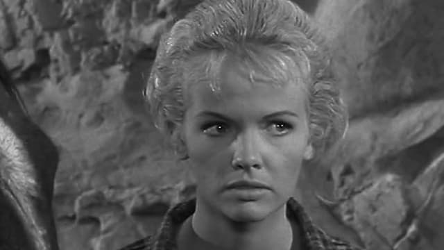 Watch Maverick S04:E25 - Red Dog Free TV | Tubi