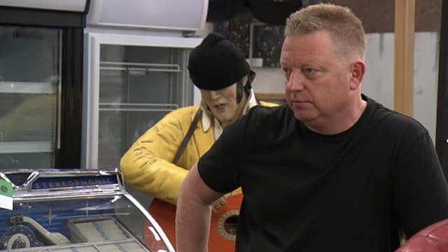 Watch The Liquidator S04:E19 - Clean Sweep - Free TV Shows | Tubi