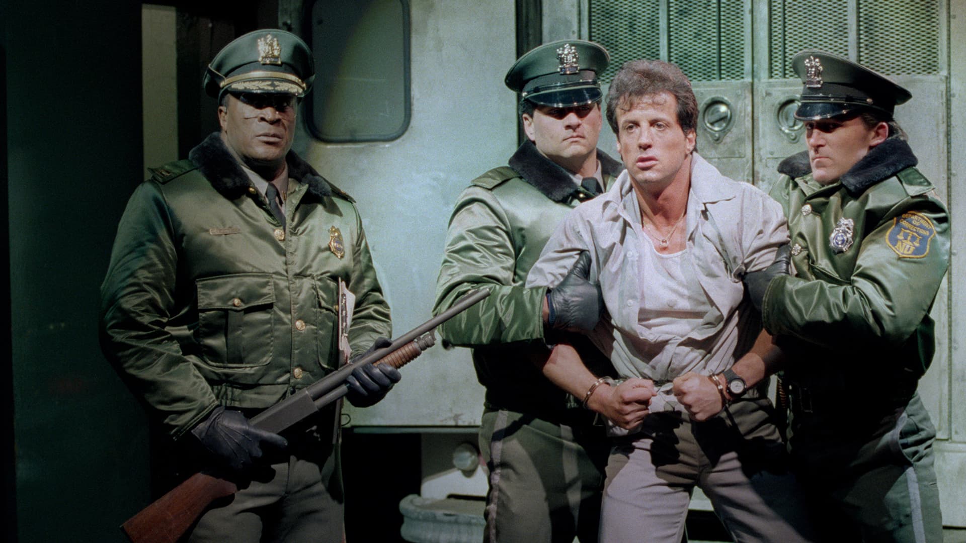 Watch Lock Up (Español) (1989) - Free Movies | Tubi