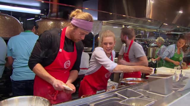 Watch MasterChef Australia S09:E44 - Team Challenge - Twins Free TV | Tubi
