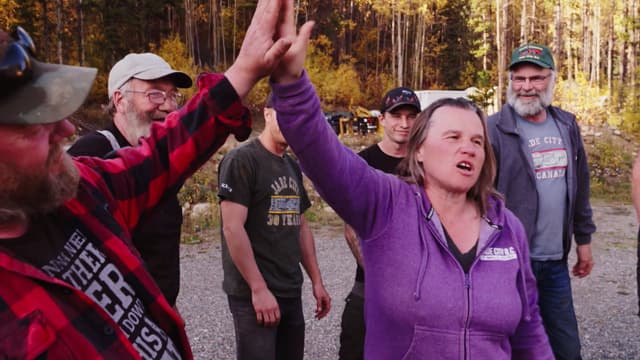 Watch Jade Fever S06:E01 - The Big Deal Free TV | Tubi