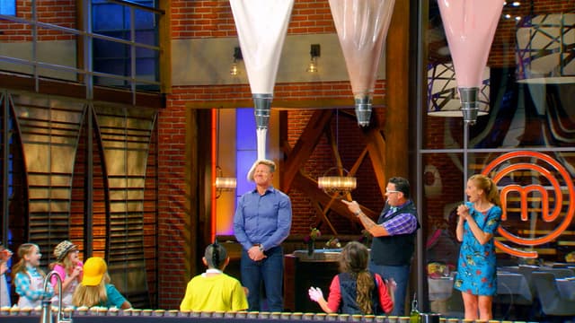 Watch MasterChef Junior S04:E01 - Junior Edition: New Kids o Free TV | Tubi